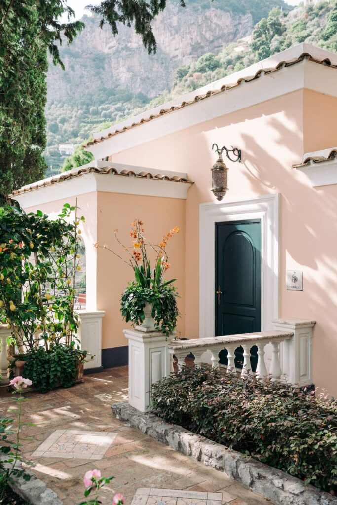 Organize your destination wedding at villa treville